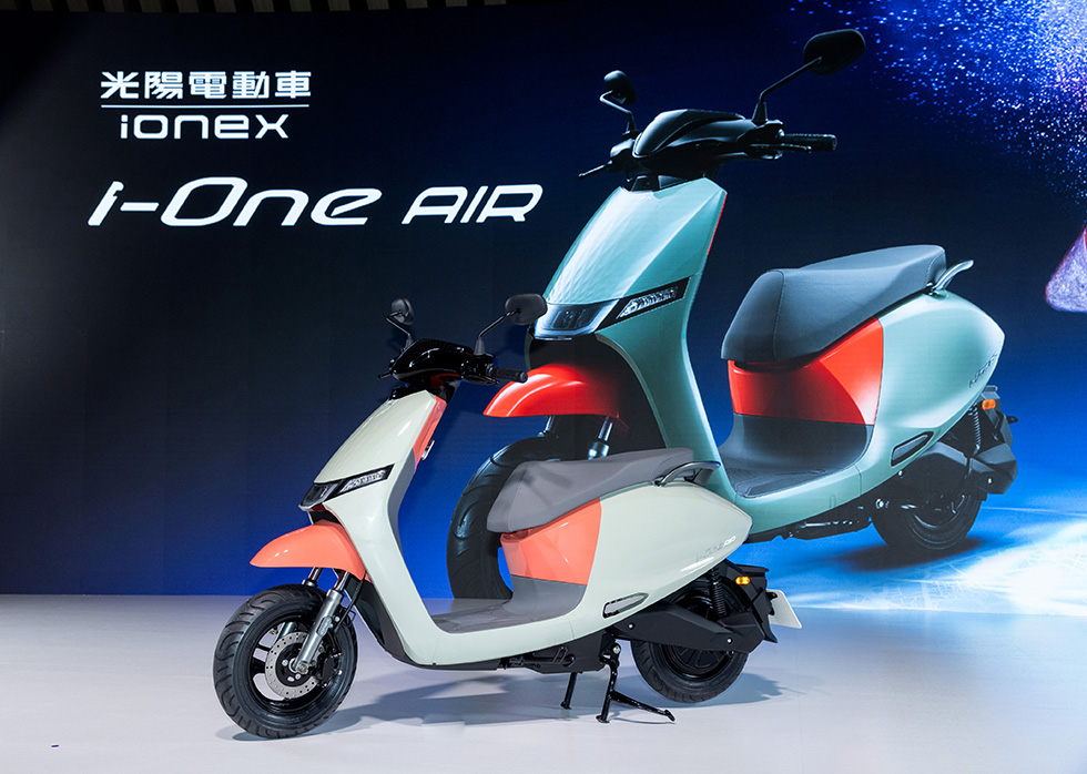 KYMCO Ionex從人性出發 全面佈局電動綠能新時代 四車系六車款為全民而生 S系列性能全面超越同級 KYMCO Ionex從人性出發 全面佈局電動綠能新時代 四車系六車款為全民而生 S系列性能全面超越同級